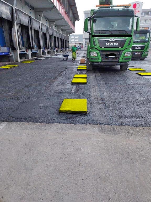 load distribution plates instead of asphalt as a permanently pressure ...
